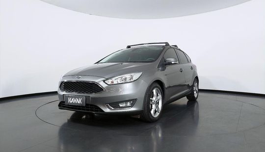 Carros Ford Focus SE Hatchback 2018 usados | KAVAK Brasil