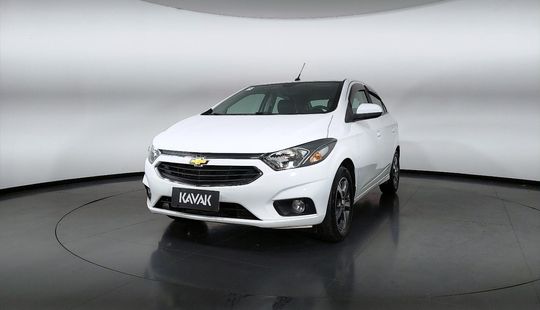 Carros Chevrolet Onix MPFI LTZ Hatchback 2018 usados | KAVAK Brasil