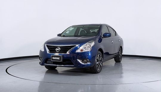 Nissan Versa Azul | KAVAK