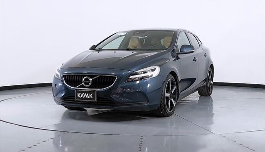 Volvo V40 | KAVAK