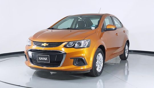 Chevrolet Sedan Naranja | KAVAK