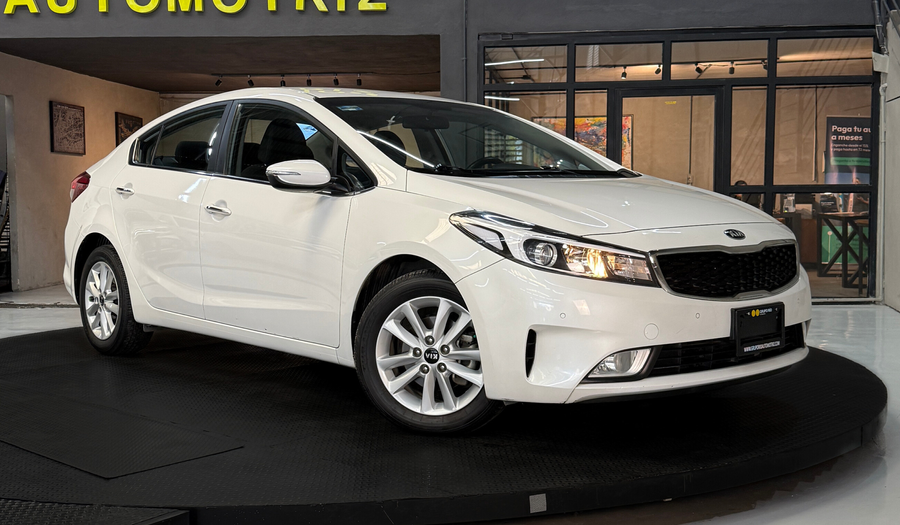 Autos Kia Forte 2.0 EX AUTO Sedan 2018 usados | KAVAK México