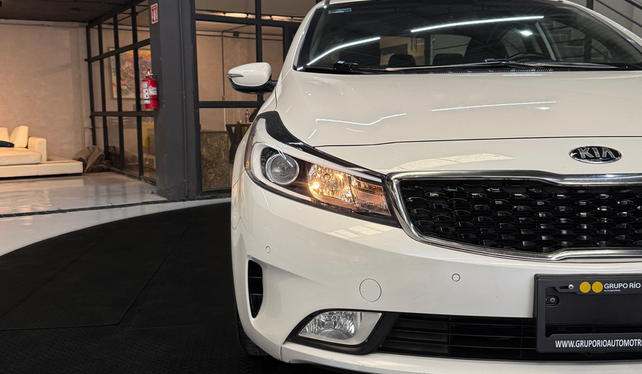 Autos Kia Forte 2.0 EX AUTO Sedan 2018 usados | KAVAK México