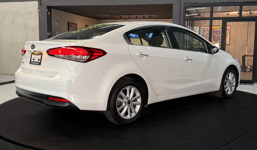 Autos Kia Forte 2.0 EX AUTO Sedan 2018 usados | KAVAK México