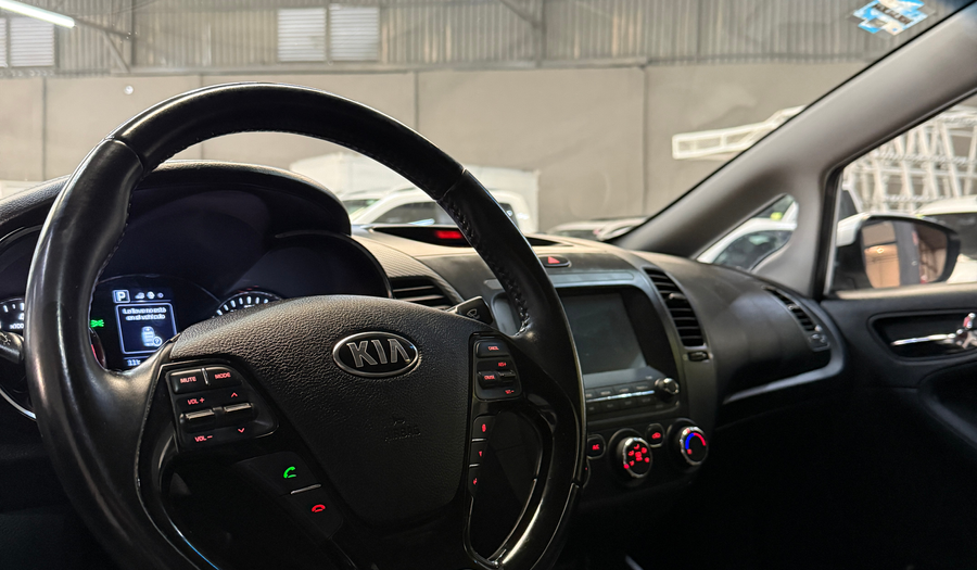 Autos Kia Forte 2.0 EX AUTO Sedan 2018 usados | KAVAK México
