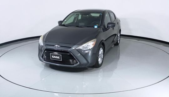Toyota Yaris 2016 Gris | KAVAK