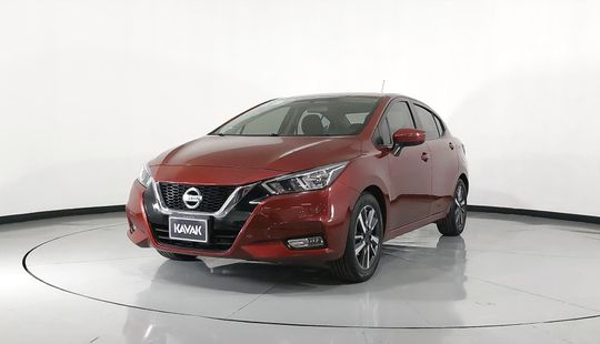 Nissan Versa 2023 Rojo | KAVAK