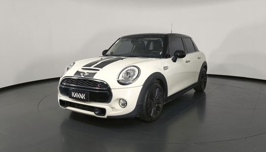 Carros Volkswagen Golf TSI HIGHLINE TOTAL Hatchback 2017 usados | KAVAK ...