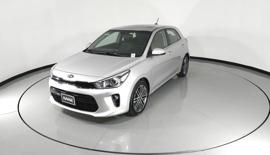 Kia Rio 2018 Plateado | KAVAK