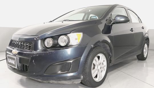 Autos Chevrolet Sonic 2015 Estandar Seminuevos en México | Kavak