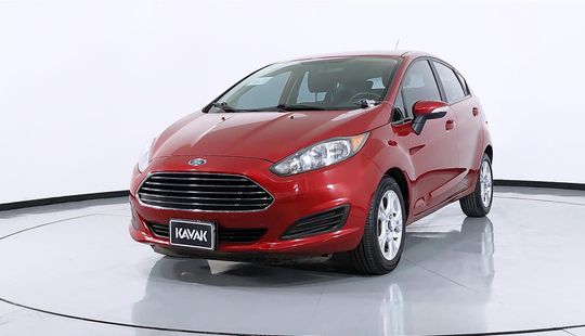 Ford Fiesta 2016 Hatchback | KAVAK