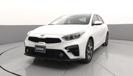 Kia Forte Blanco | KAVAK