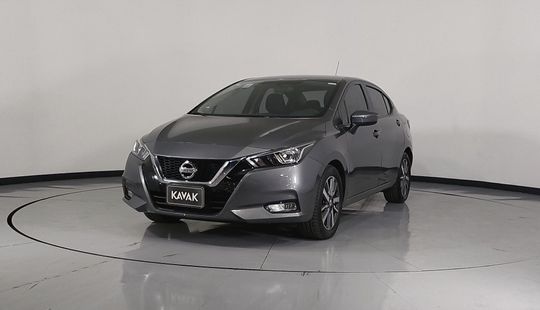 Nissan Versa Gris | KAVAK