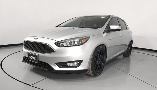 Ford Focus 2016 Hatchback | KAVAK