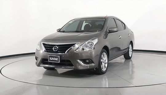 Nissan Versa 2017 Manual | KAVAK