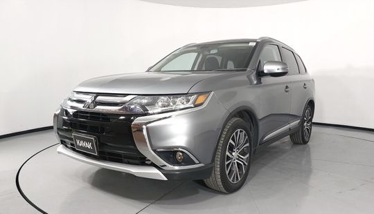 Mitsubishi Outlander Gris | KAVAK