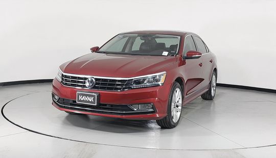 Volkswagen Passat 2017 Rojo | KAVAK