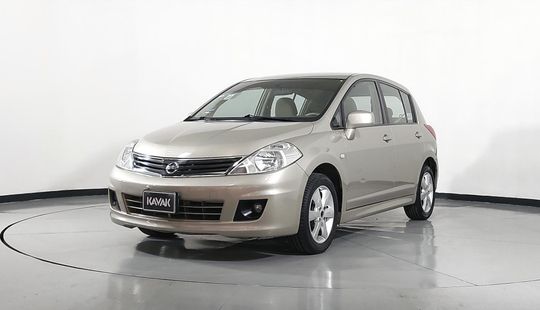 Nissan Tiida Hatchback | KAVAK