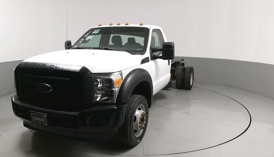 Ford F550 Super Duty Pickup | KAVAK