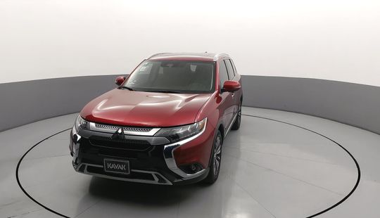 Mitsubishi Outlander 2021 | KAVAK