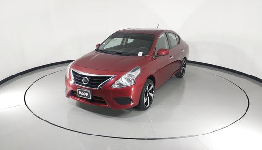 Nissan Versa Manual Estandar | KAVAK