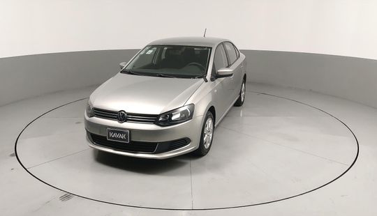 Autos Volkswagen Vento 1.6 ACTIVE MT Sedan 2015 usados | KAVAK México