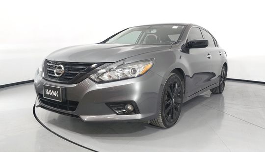 Nissan Altima 2016 Sedan | KAVAK