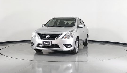 Nissan Versa 2015 | KAVAK
