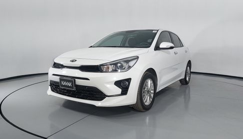 Autos Kia Rio 1.6 EX Hatchback 2021 usados | KAVAK México
