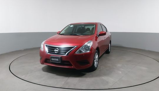 Autos Nissan Versa Rojo Seminuevos en México | Precios Kavak