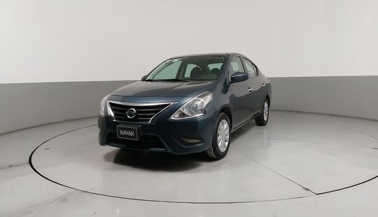 Autos Nissan Versa 2015 Estandar Seminuevos en México | Kavak