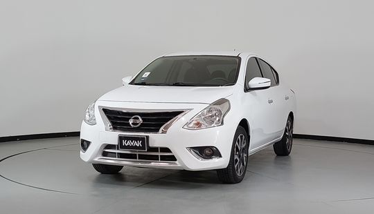 Autos Nissan Automatico Blanco Seminuevos en México | Precios Kavak