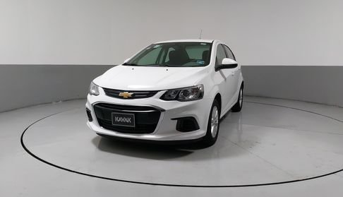 Autos Chevrolet Sonic 1.6 AT E LT Sedan 2017 usados | KAVAK México