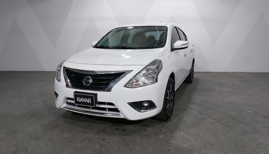 Autos Nissan Versa 2015 Estandar Seminuevos en México | Kavak
