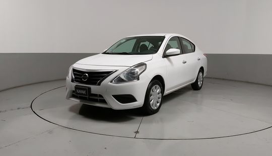 Autos Nissan Versa 2015 Estandar Seminuevos en México | Kavak