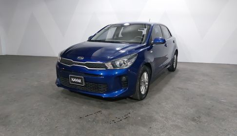 Autos Kia Rio 1.6 LX Hatchback 2018 usados | KAVAK México