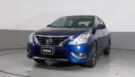 Autos Nissan Versa 2015 Estandar Seminuevos en México | Kavak