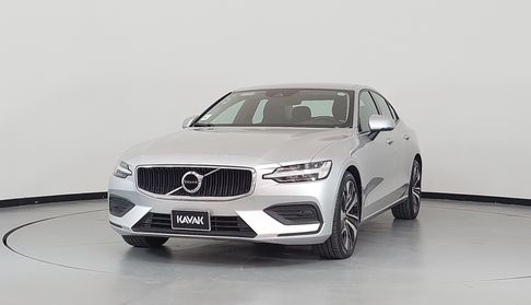 Autos Volvo S60 2.0 B4 MHEV MOMENTUM AUTO Sedan 2022 usados | KAVAK México