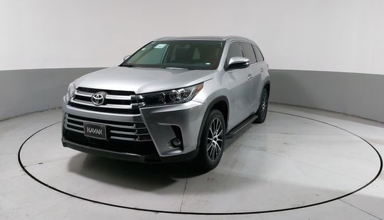 Autos Toyota Highlander 2019 Silver Seminuevos en México | Precios Kavak