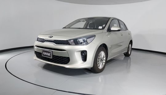 Autos Kia Golf A7 Seminuevos en México | Precios Kavak