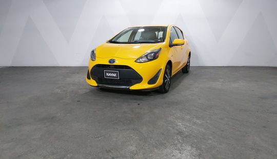Autos Toyota Prius C 2020 Yellow Seminuevos en México | Precios Kavak