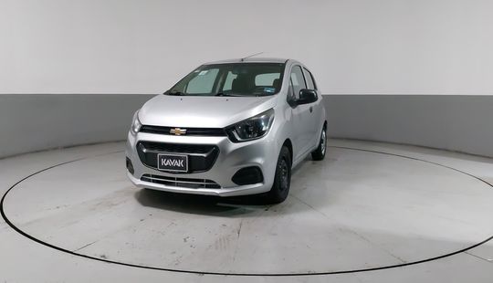 Autos Chevrolet Beat 2018 Silver Seminuevos en México | Precios Kavak