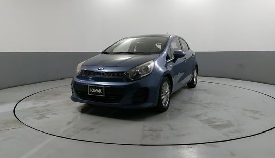 Autos Kia Rio 2016 Hatchback Seminuevos en México | Kavak