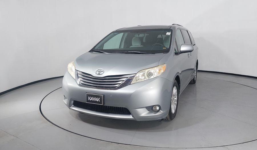 Autos Toyota Sienna 3.5 XLE AT Minivan 2015 usados | KAVAK México