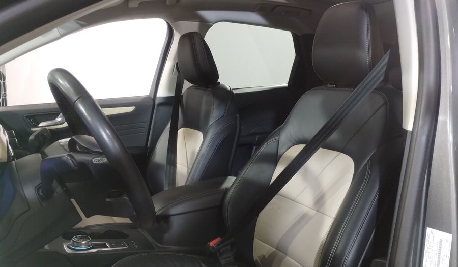 Autos Ford Escape 2.5 HEV TITANIUM CVT Suv 2022 usados | KAVAK México