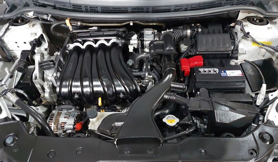 Autos Nissan Tiida 1.8 SENSE AUTO Sedan 2018 usados | KAVAK México