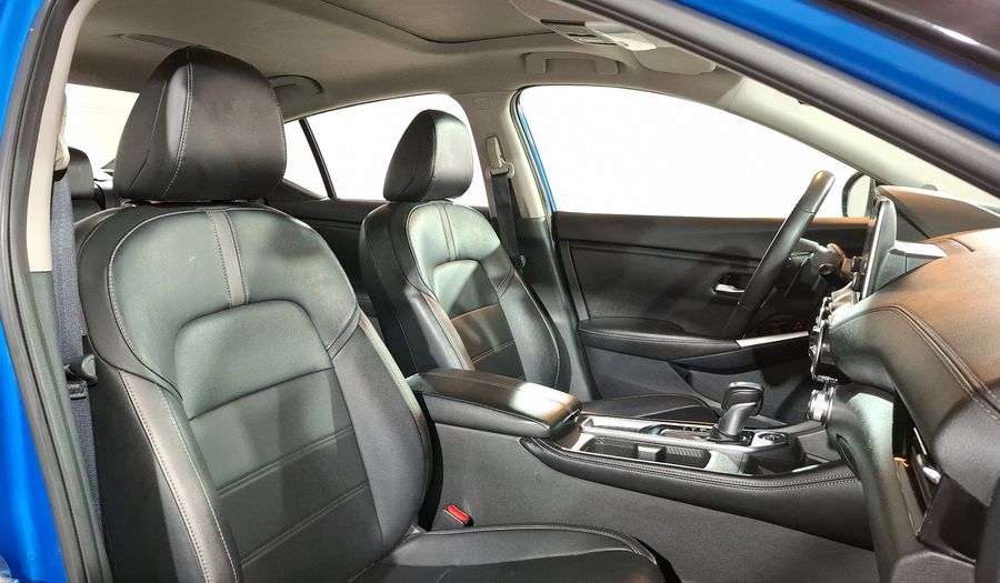 Autos Nissan Sentra 2.0 SR PLATINUM BITONO CVT Sedan 2023 usados ...