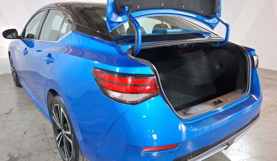 Autos Nissan Sentra 2.0 SR PLATINUM BITONO CVT Sedan 2023 usados ...