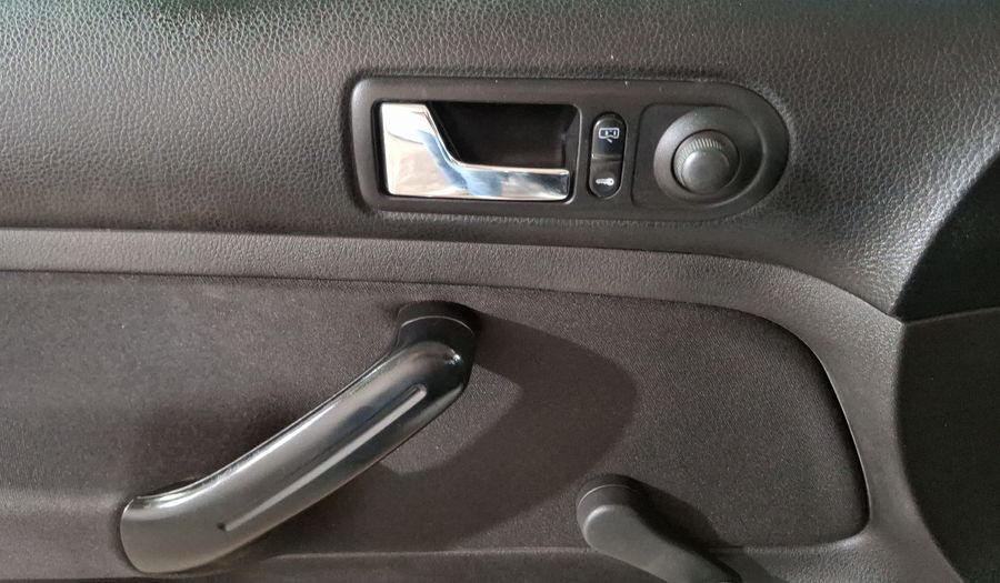 Autos Volkswagen Jetta Clasico 2.0 CL TIPTRONIC Sedan 2015 usados ...