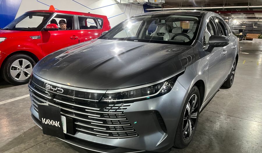 Autos Byd King 1.5 PHEV DM-I 55KM AUTO Sedan 2025 usados | KAVAK México
